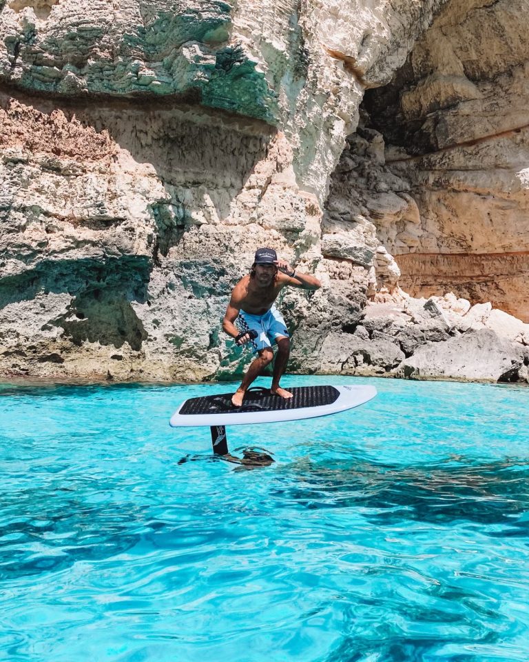 10 Secrets for Beginners in Foil Surfing and Electric Foiling (eFoil ...